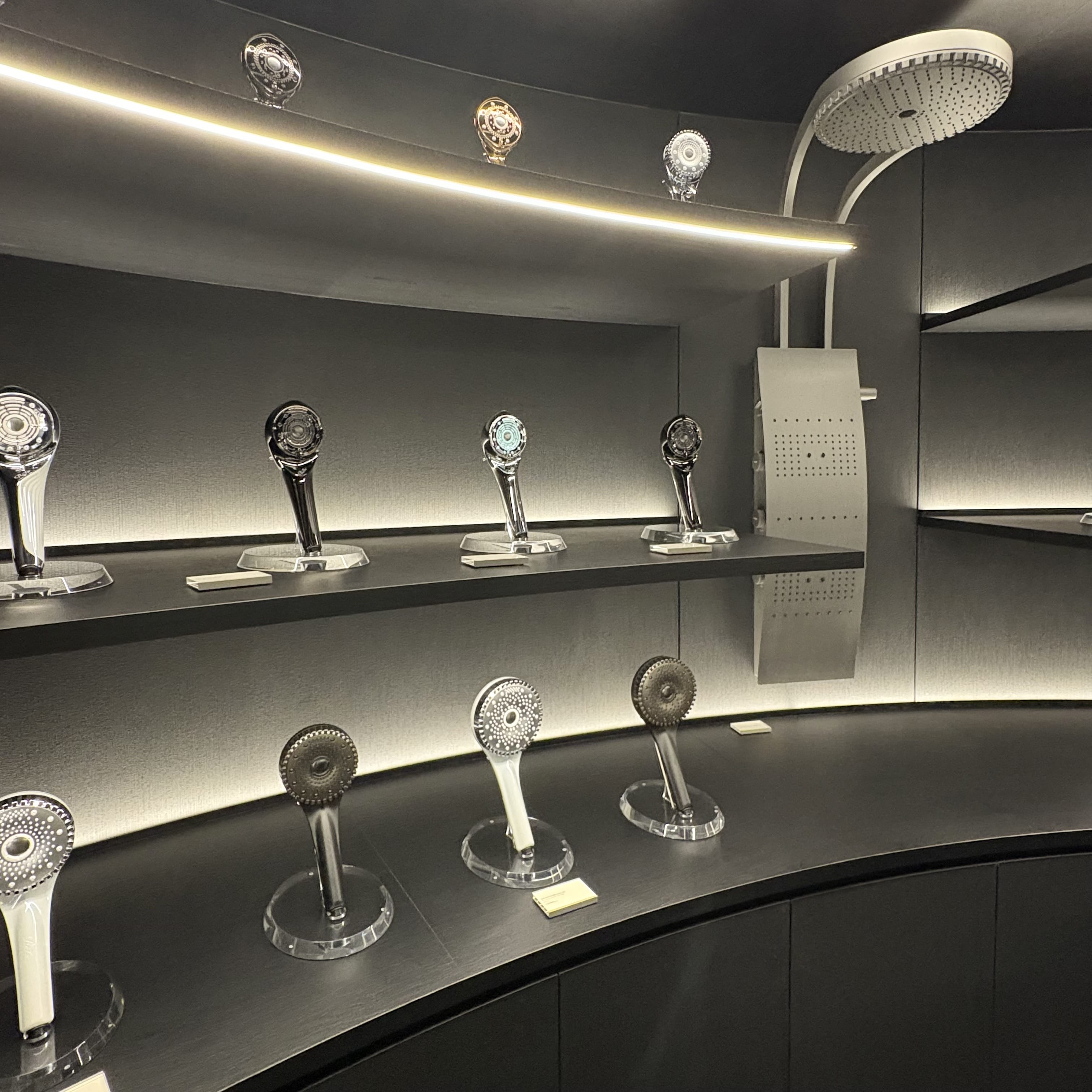 【ReFa GINZA】2025/11/15オープン！新ブランドラインや限定アイテムを一足先に体感しました | No.048 Arisa ...