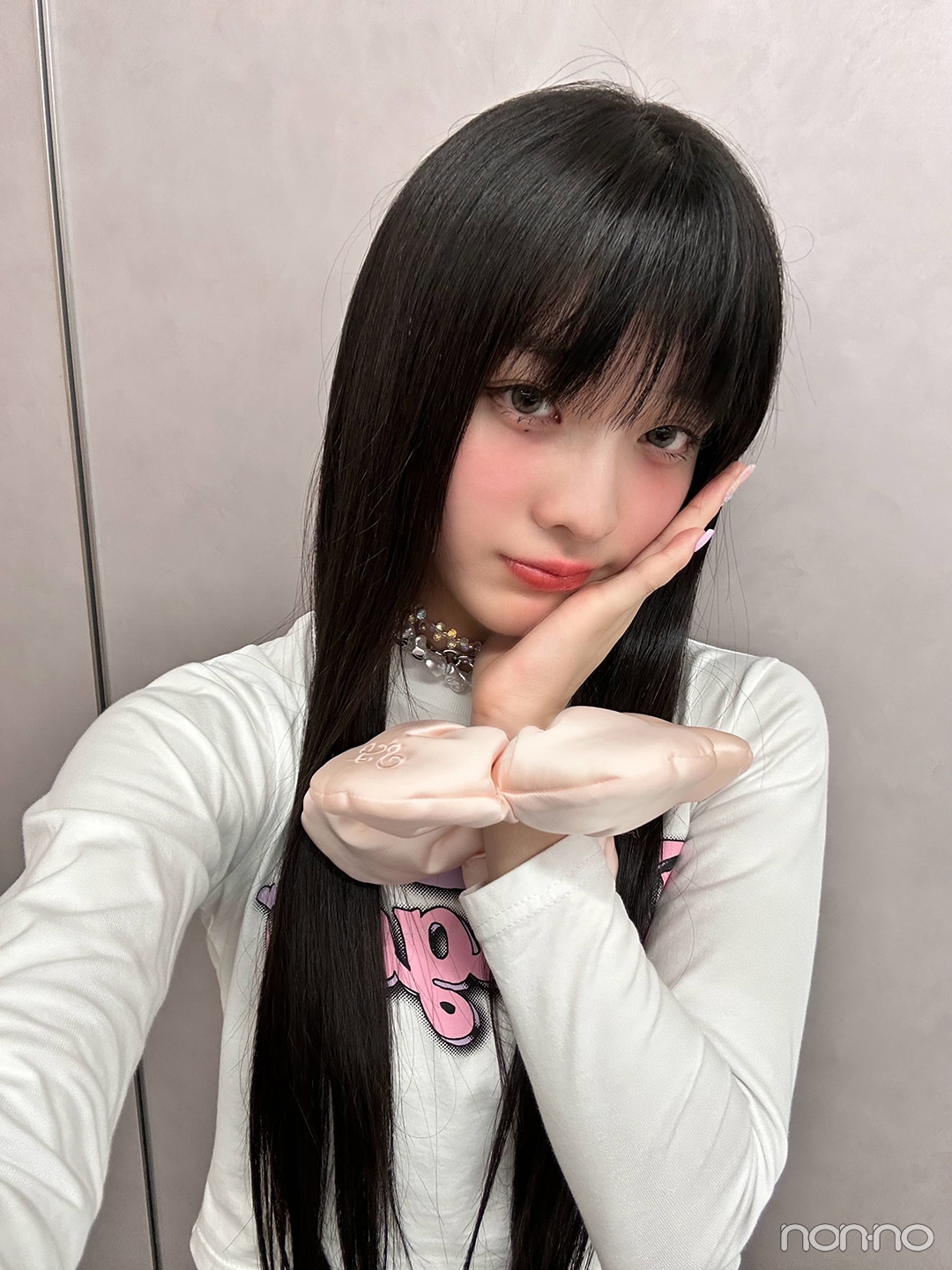 【ILLIT】限定セルカ＆メンバー直筆の自画像もお届け。メンバーが“super惹かれる”、夢中なものとは？【インタビューvol.2 ...