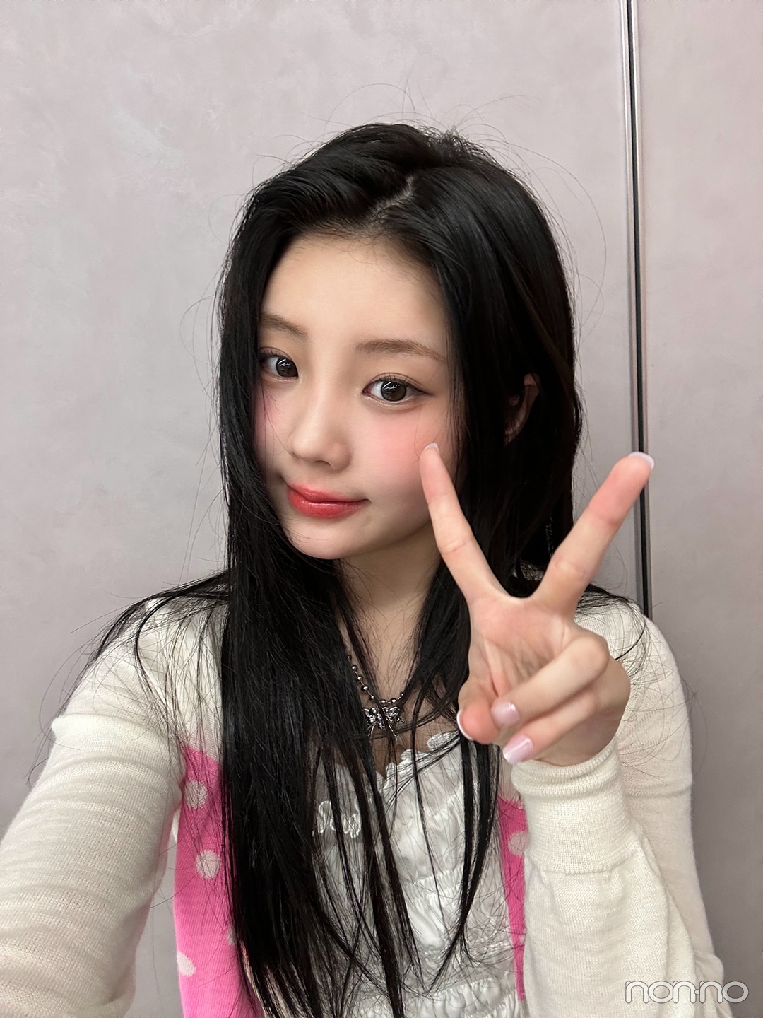 【ILLIT】限定セルカ＆メンバー直筆の自画像もお届け。メンバーが“super惹かれる”、夢中なものとは？【インタビューvol.2 ...