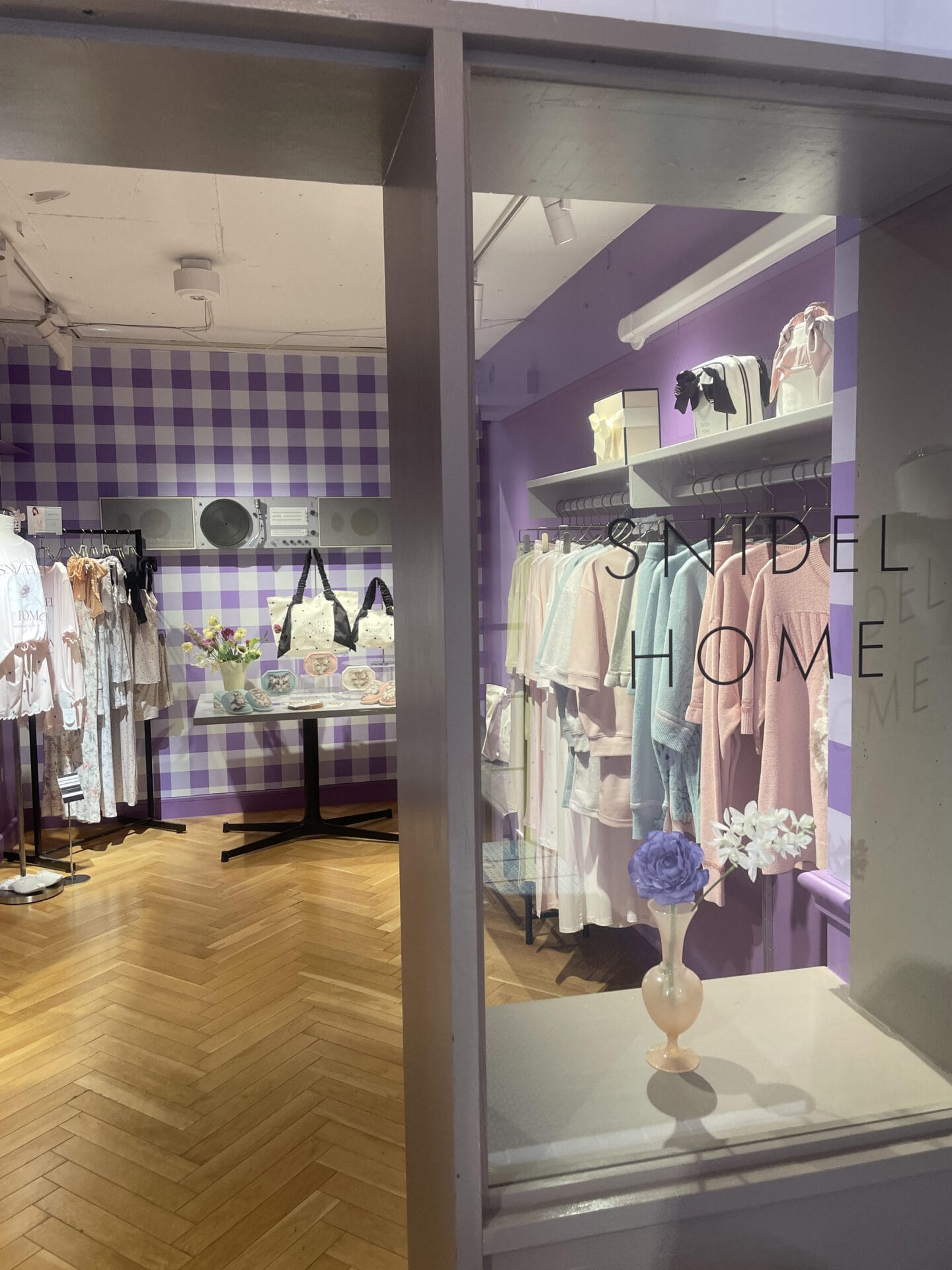 【SNIDEL】12月までの期間限定オープン ”LUCKY”がコンセプトのLIMITED STORE「SNIDEL TOKYO AOYAMA」 | No.323 kiki | 大学生 ...